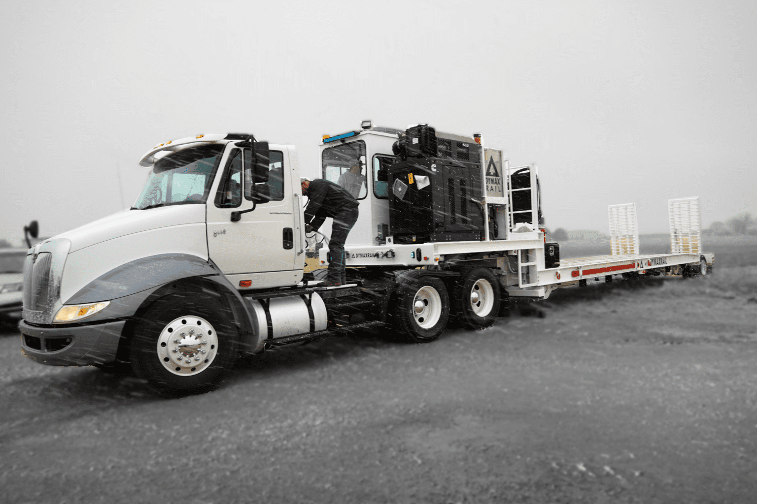 Lo-Rail Utility Flatcar - DYMAXRAIL