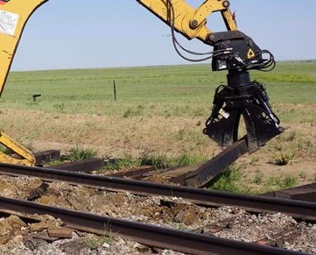 Hydraulic Clam Cribbing Bucket | Rail Ties & Ballast | DymaxRail